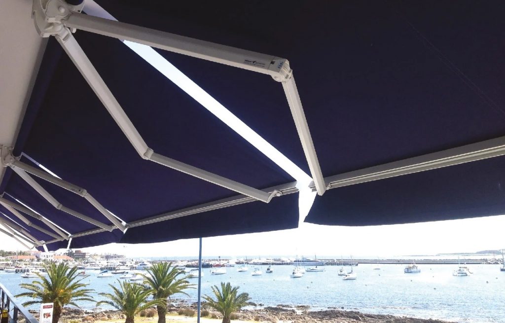 Toldo de brazos retráctiles delta flex – EUROPISOS- europisos